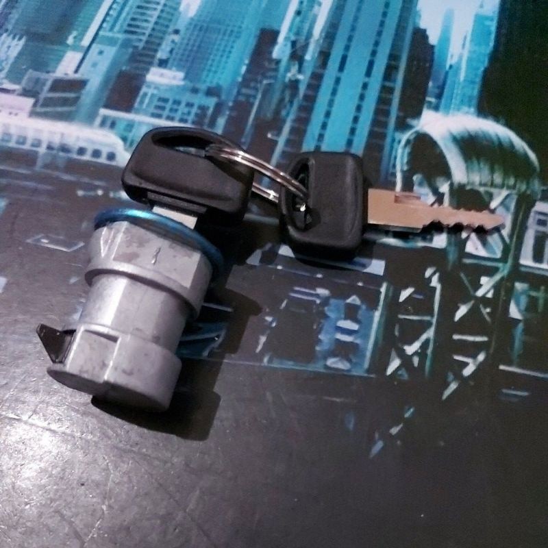 Gl 100 125 TANK LID LOCK | Shopee Philippines