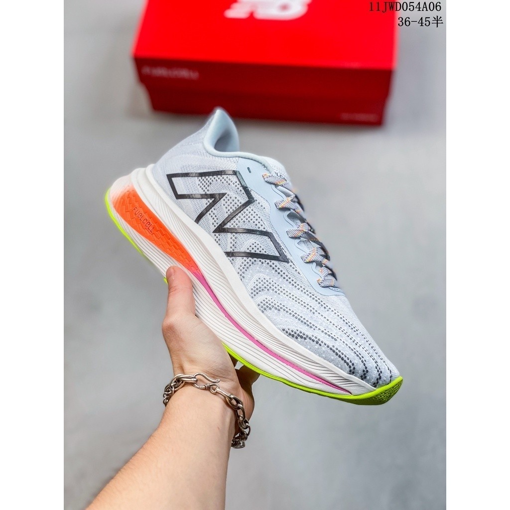 The new debut NB New Balance FuelCell Rebel V4 series ultra lightweight ...