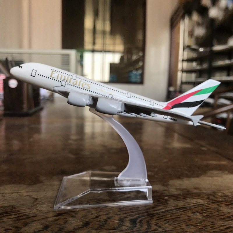 Emirates Airlines Airbus 380 Plane Model Die Casting Airliner Aircraft ...