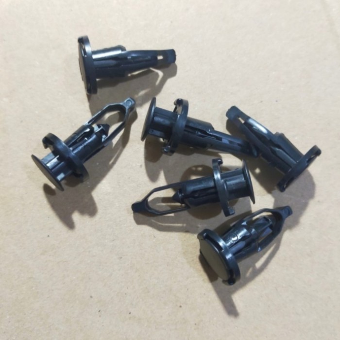 Innova Fortuner Fender liner Bumper Clove Clip Buttons | Shopee Philippines