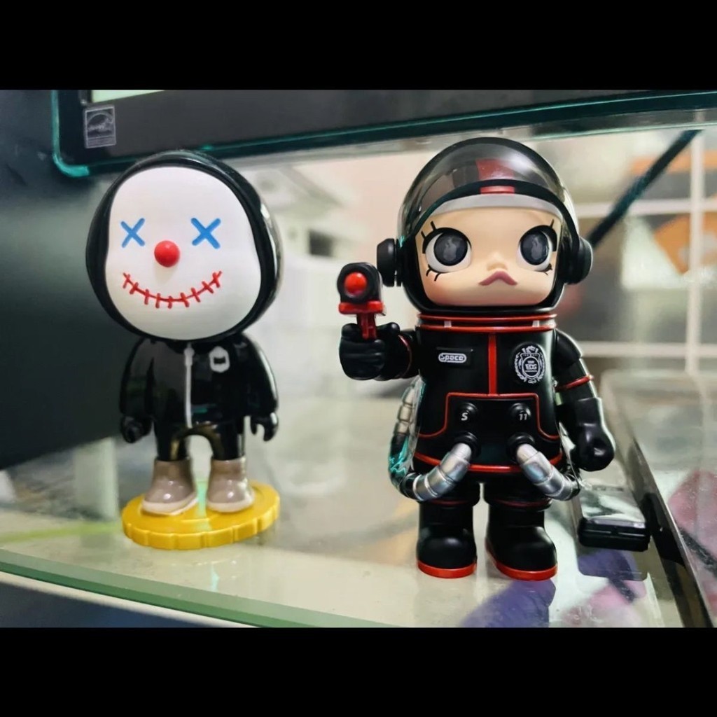 Popmart Molly edg Knight 100% Limited Edition Elevator | Shopee Philippines
