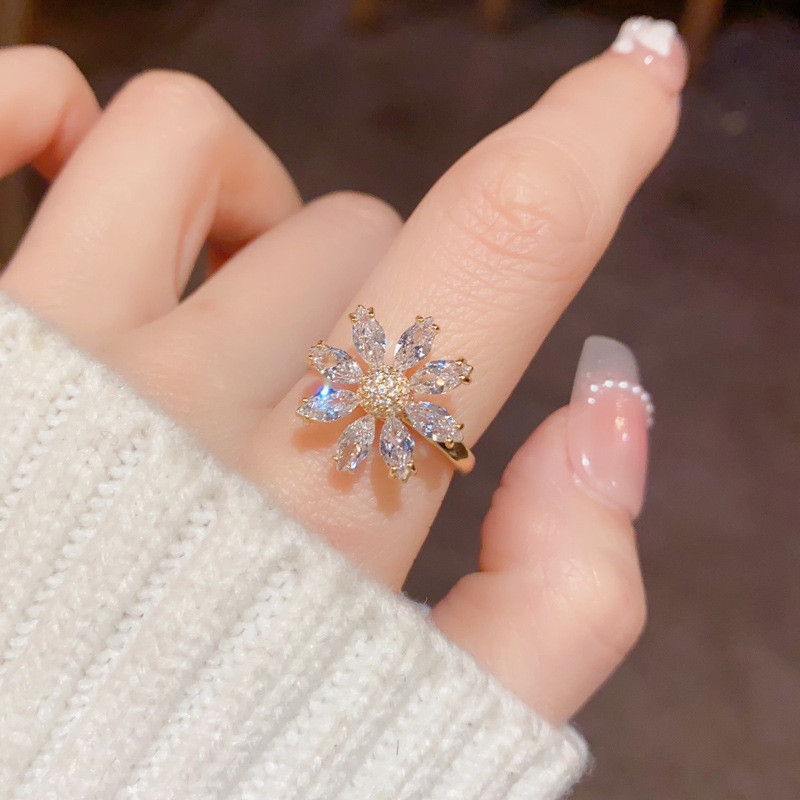 Light Luxury Fashion Rotating Flowers Unique Fashion Sweet Sense Open ...