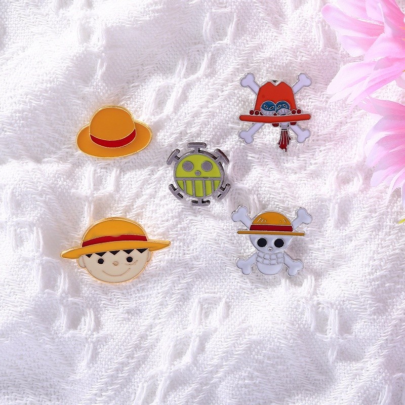 One Piece Alloy Pin Series Student Backpack Decorative Luffy Chest Pins ...