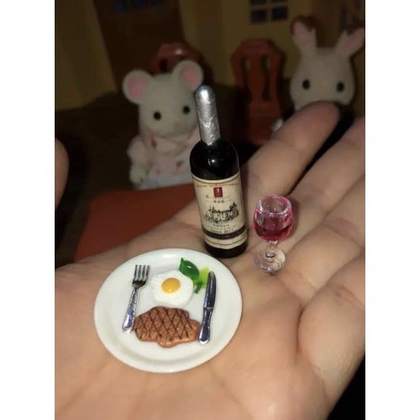 Miniature Steak plus wine & wine glassfor dolls,figures and doll house ...