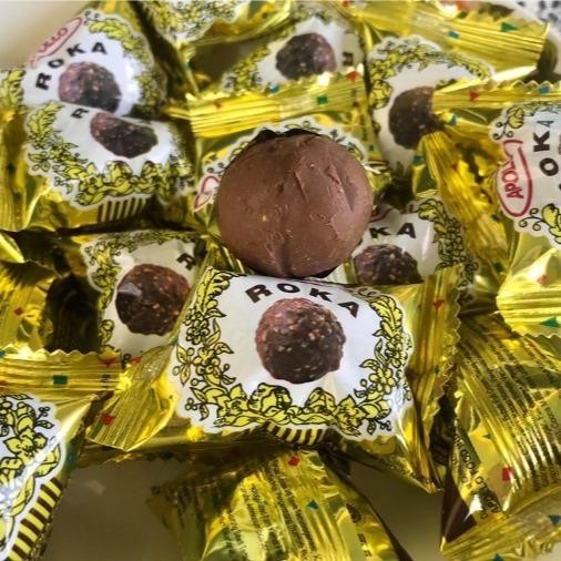 Apollo Roka Chocolate Wafer Ball Filled [Gold Shock Ball] | Shopee ...