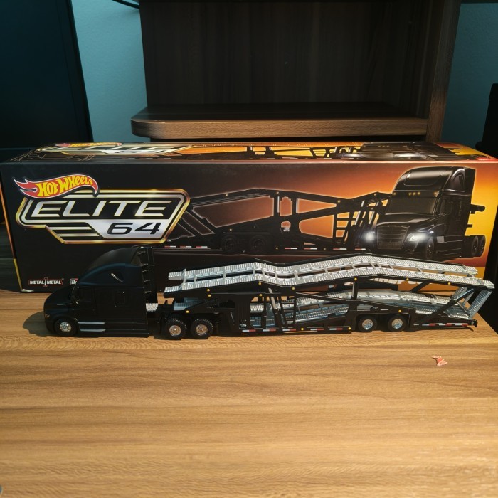 Hot wheels elite64 cascadia freightliner cascadia hw elite 64 freight liner limited edition ...