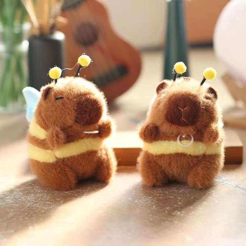 Capybara Keychain,Plush Capibara Capybara Cross Dressing Bee Doll ...