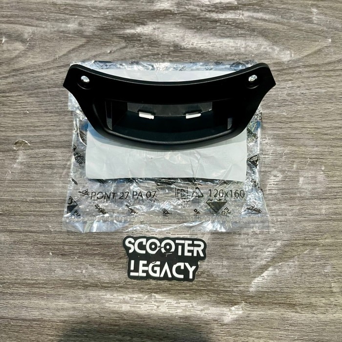 Vespa Sprint & Primavera Rear License Plate Light Cover Holder | Shopee ...