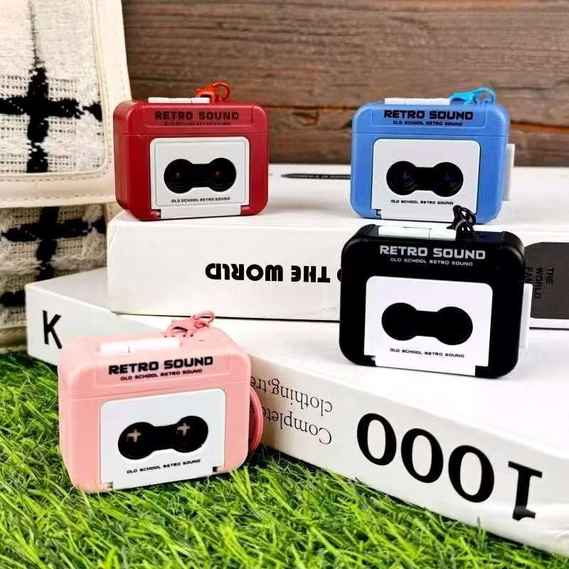 Retro Mini Tape Recorder Keychain Fun Singing Music Playing Keychain ...