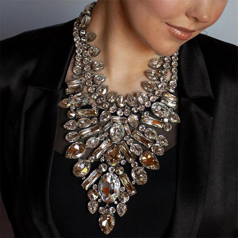 Luxurious geometric necklace, exaggerated rhinestone collarbone chain ...