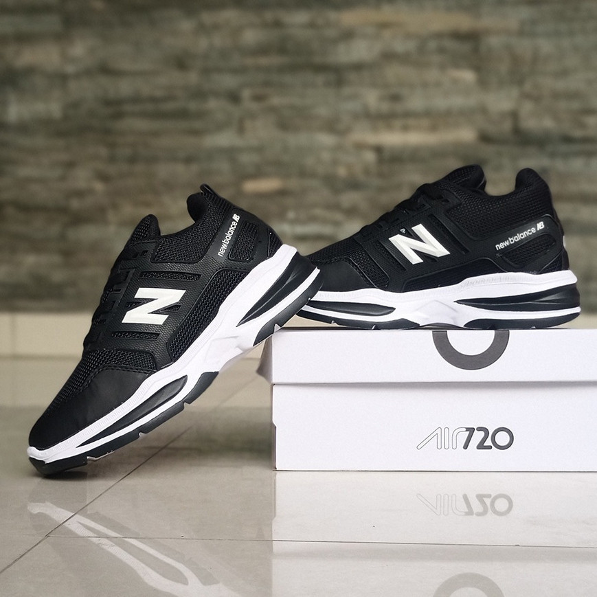 PUTIH HITAM Men's Sport Shoes Running Shoes Premium Quality Black Lis ...