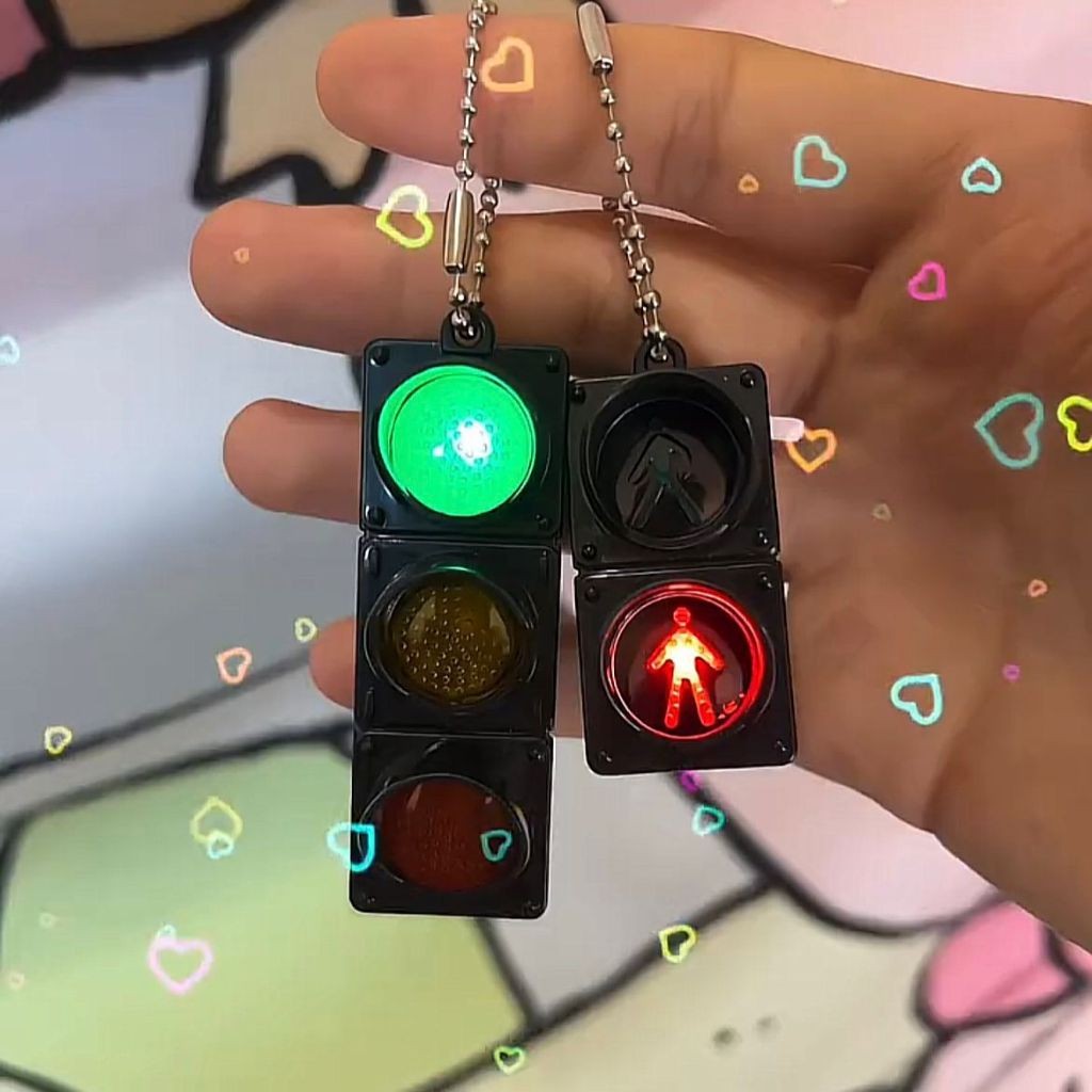 Electronic Traffic Light Metal Keychain Cute Mini Pedestrian Light LED ...