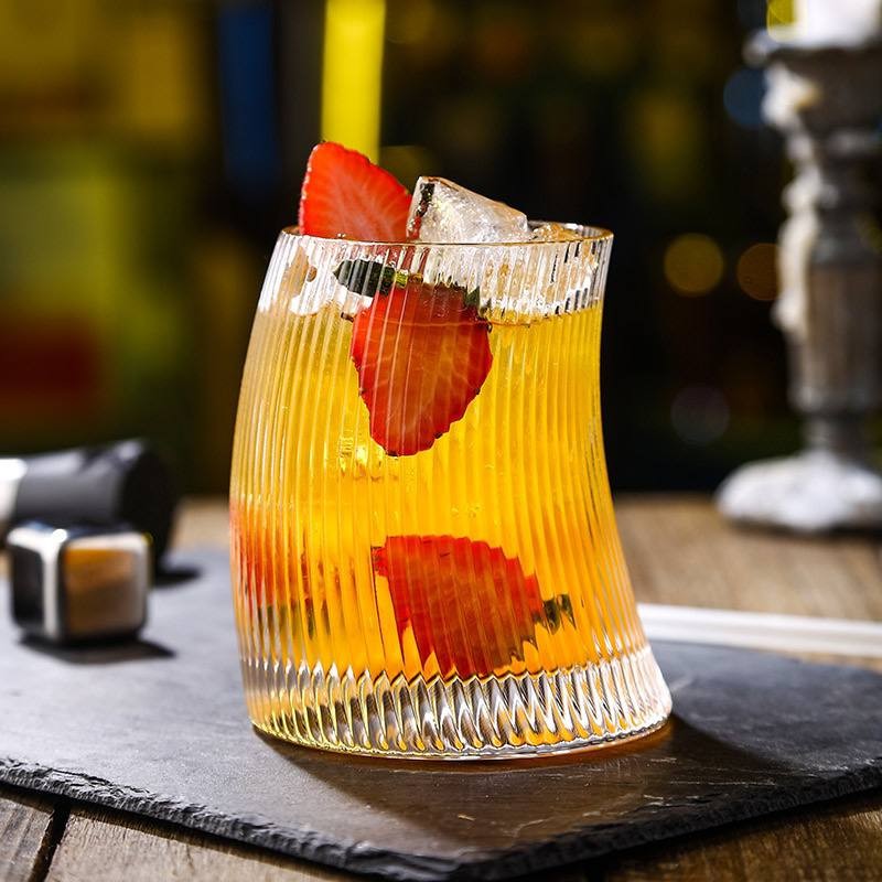 24K Creative Vertical Lines Crescent Shaped Glass Juice Beverages ...