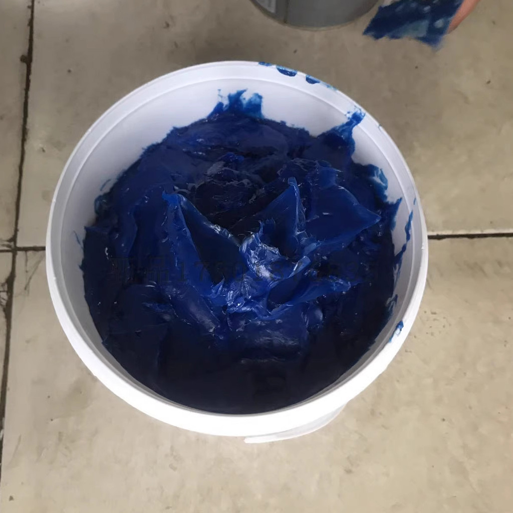 Blue lubricant is a specialized mechanical lubricant for car door ...