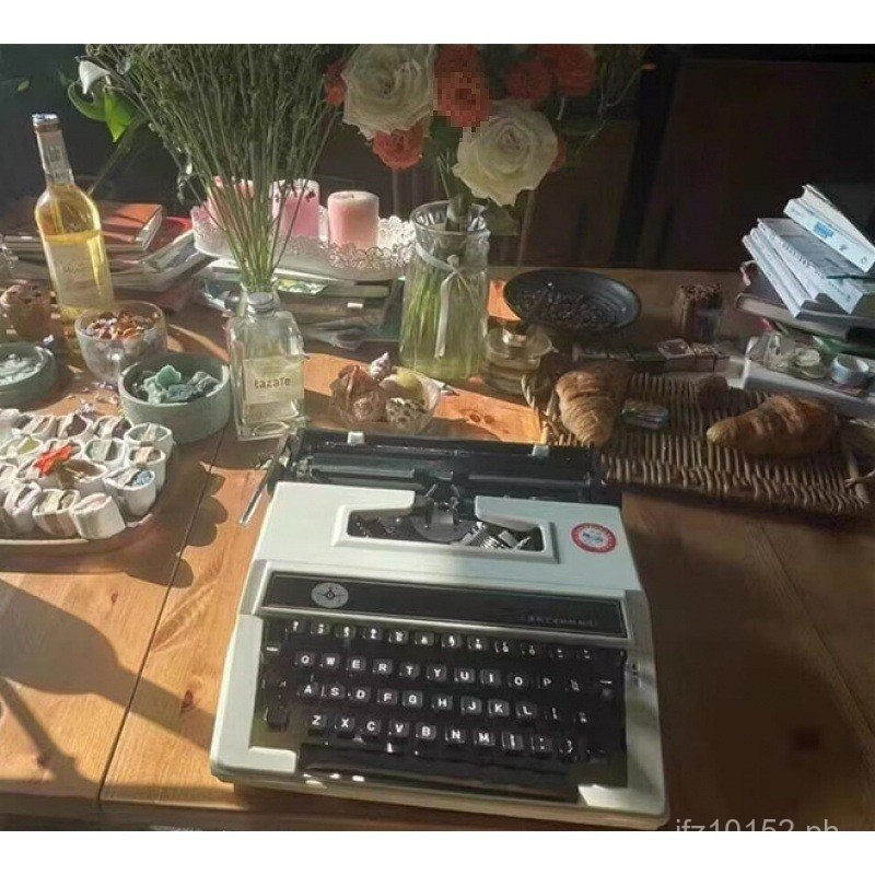 Typewriter Retro Typewriter Vintage Black Mechanical Metal Portable Off ...