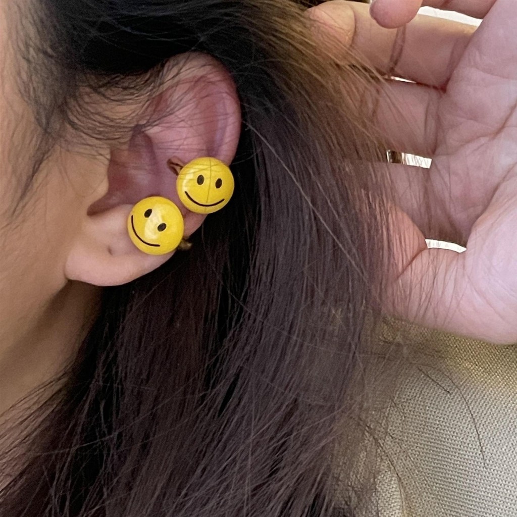 2023Yellow Smiley Face Ear Clip No Piercing Ear Cuff Cute Japanese ...