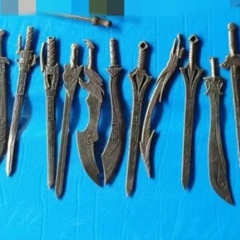 ⚡[Ready Stock] Small Weapon Model 15 Metal Toys Swords Xuanyuan Sword ...