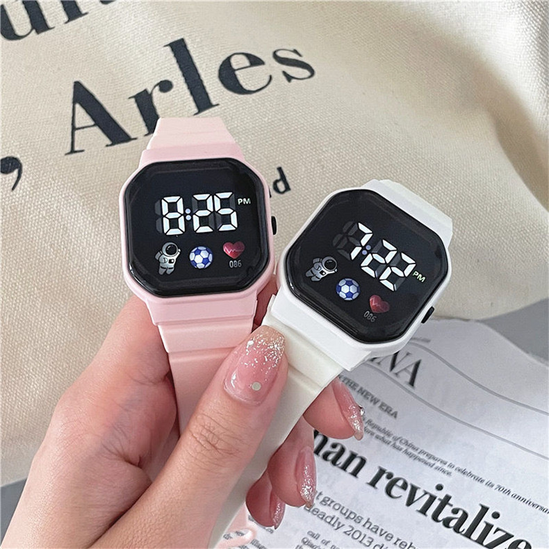 smartwatch android Spaceman square watch for boys and girls junior high ...
