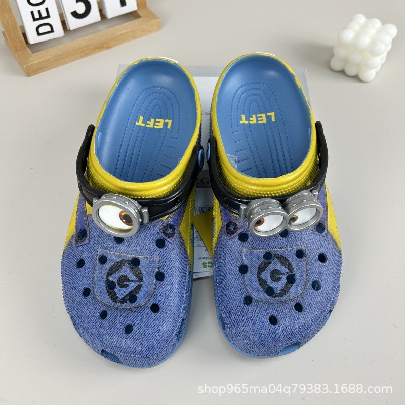 Crocs Parent-Child Shoes Despicable Me Beach Closed-Toe Sandals Men's ...