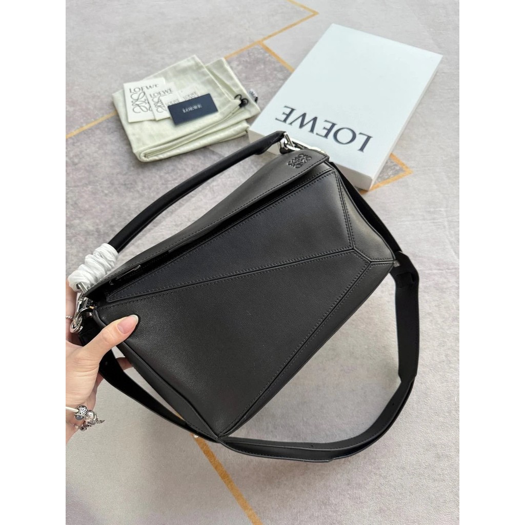 Loewe Loewe First Layer Cowhide Loewe puzzle29cm Portable Shoulder ...