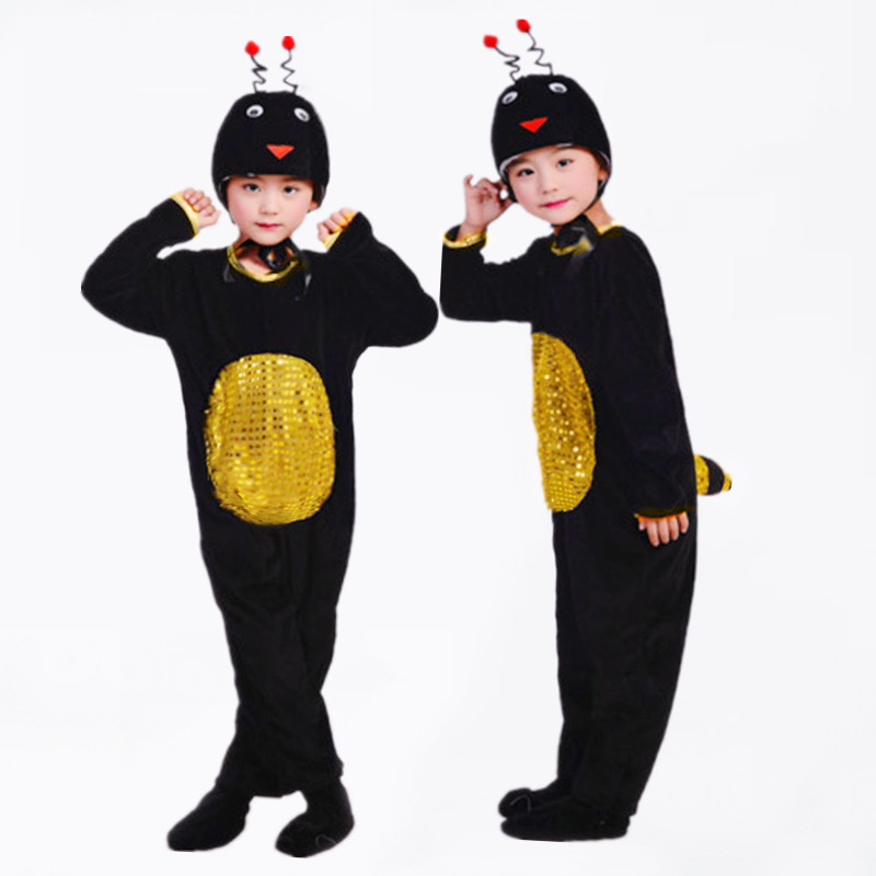 People Praise Children Stage Performance Lost Ants Crossing the River ...