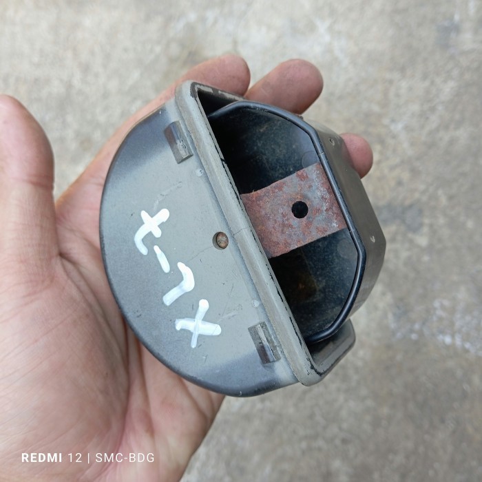 Suzuki Escudo XL7 2.5 CENTRAL consol box CONTAINER ASHTRAY ORIGINAL ...