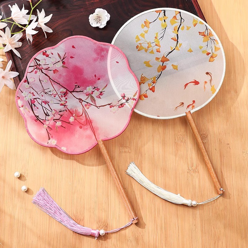 Fan Round Wooden Handle Ancient Pattern Can Be Worn With A Cheongsam ...