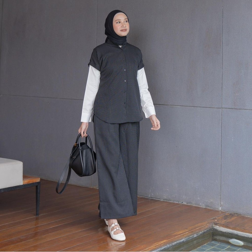 Gani SET STRIPES BLACK / WOMEN'S MUSLIM SET / MUSLIMAH SET | Shopee ...