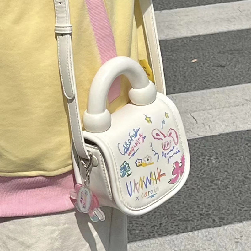 TINA Cute Cartoon White Graffiti No Store Bag, New Messenger Clew ...