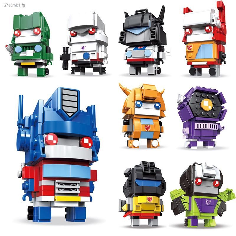 Assembling building blocks to assemble deformed square head boy Optimus ...