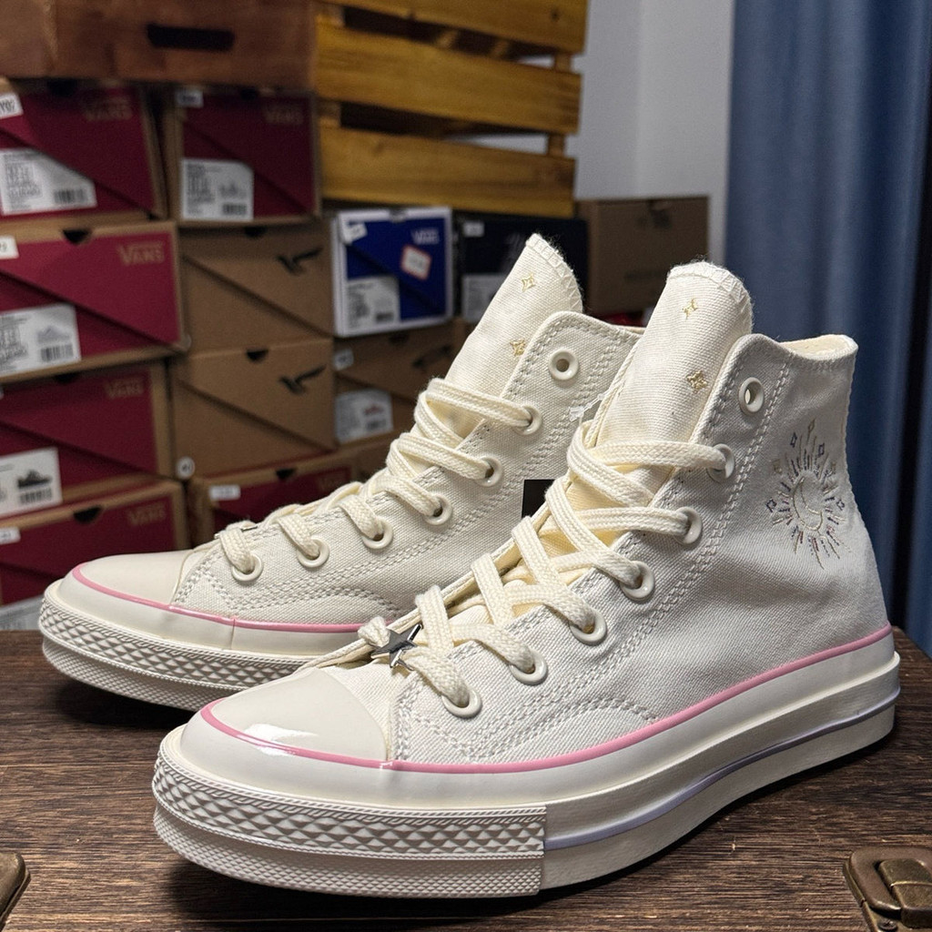 Conver's New Chuck Taylor 70SSEASONAL Embroidered Canvas Shoes | Shopee ...