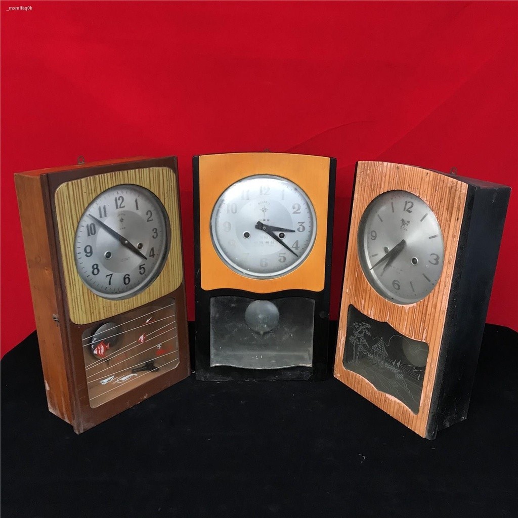 COD/Folk nostalgic old object old clock old wall clock 80s old ...