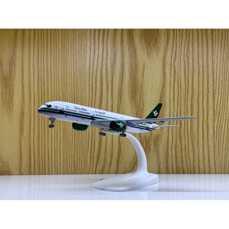 Saudia Airlines Airplane Model 20cm | Shopee Philippines