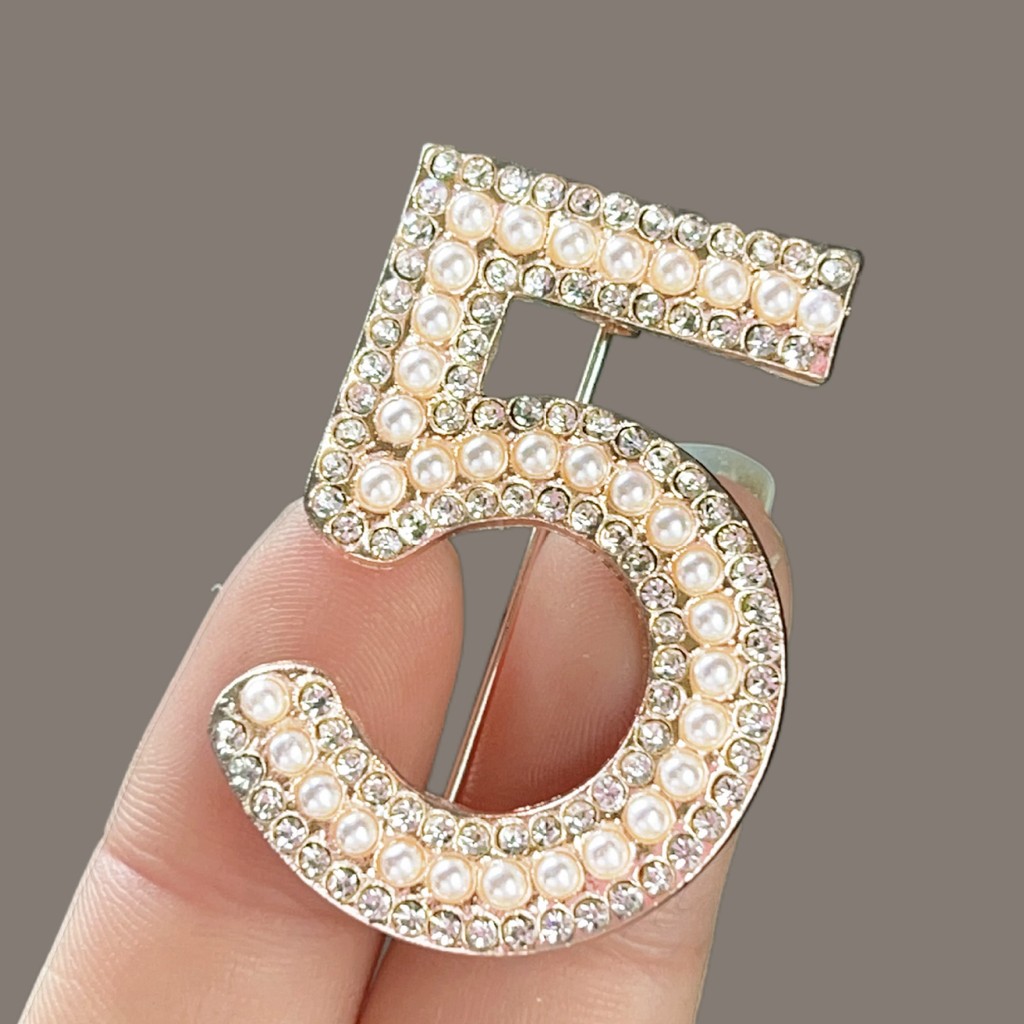 Light Luxury Number 5 Pearl Brooch European American Minimalist Style ...