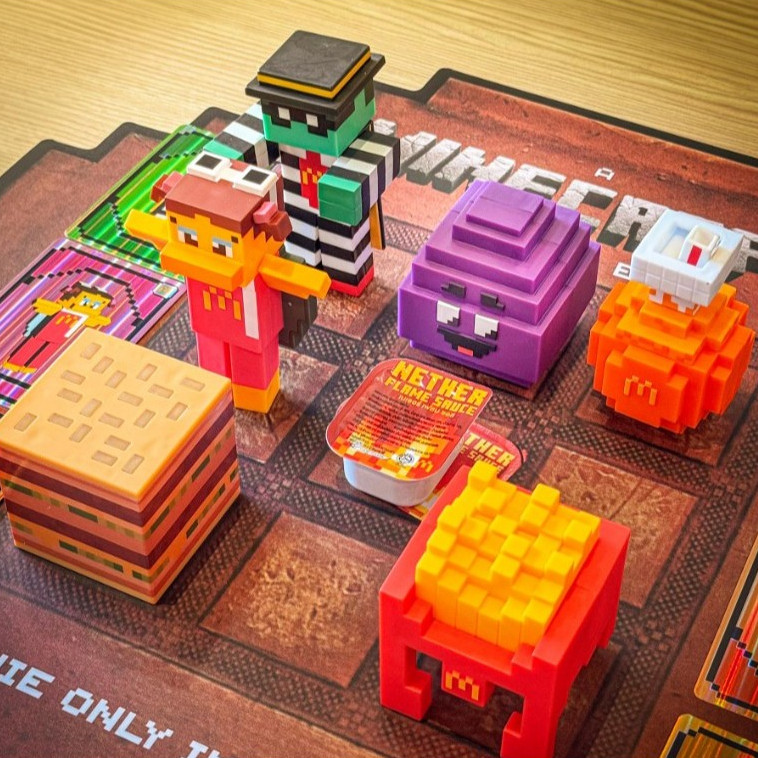 MC Blind Box With CDK Holographic Cards Minecraft x McDonald's MC Toy A ...