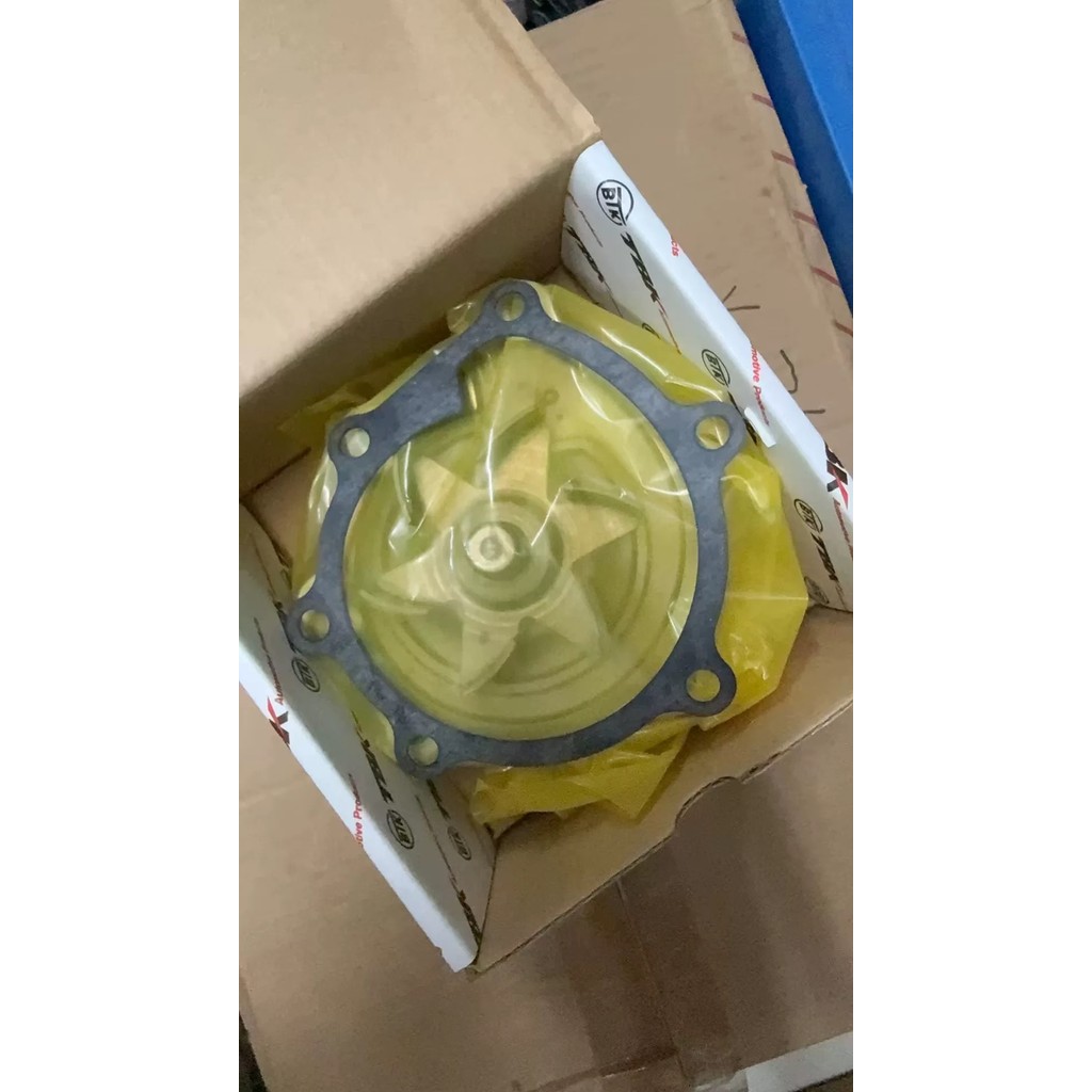 Jiangxi isuzu MU-X D-MAX Lingtuo water pump assembly 4JJ1 4JK1 ...