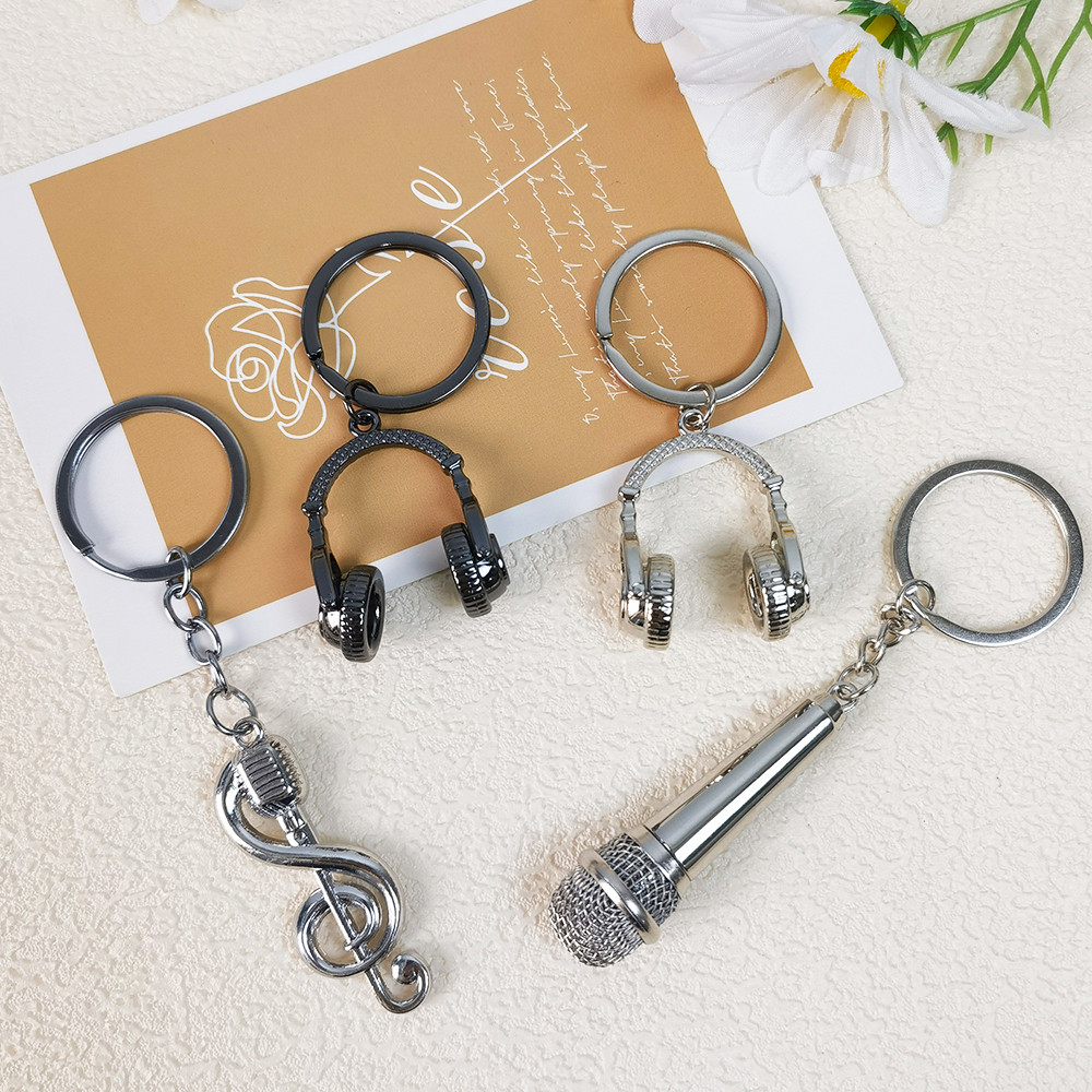 Simple Metal Headset Key Chain Creative Music Note Microphone Key Ring ...