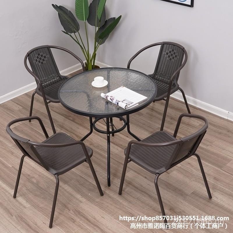 Round Simple Outdoor Dining Table for Small Spaces, Suitable for, Rest ...