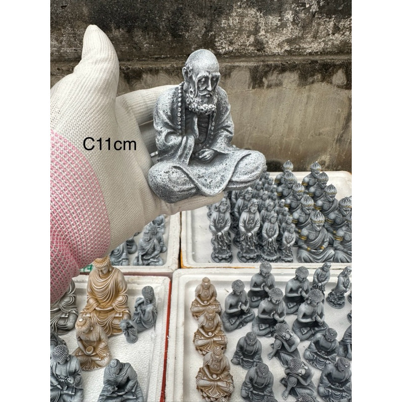Statue of Master Dat Ma. Decorating miniature landscapes, rockeries ...