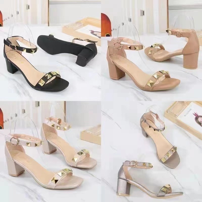 New Korean High Heeled (na may bakal na kulay ginto design) Block Heels ...
