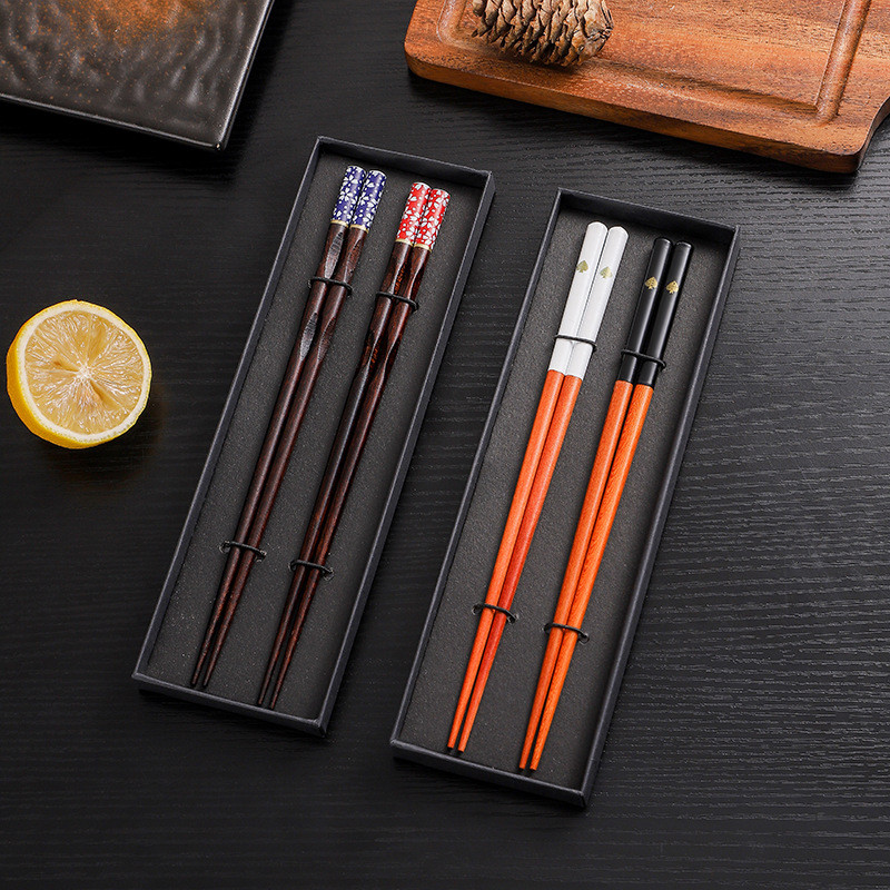 2 Pairs of Wooden Chopsticks Couple Chopstick Set Portable Tableware ...