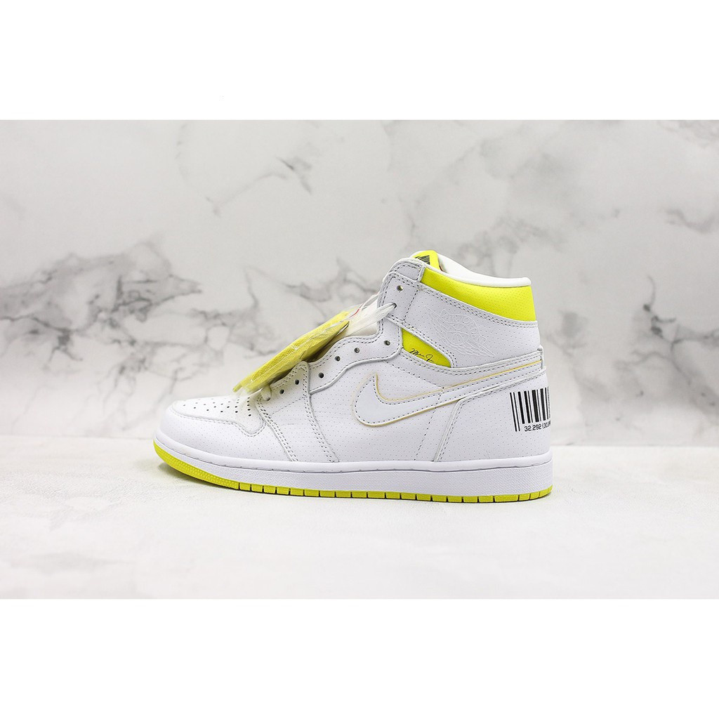 2019 Air Jordan 1 Retro "first class flight" White/dynamic yellow-black ...