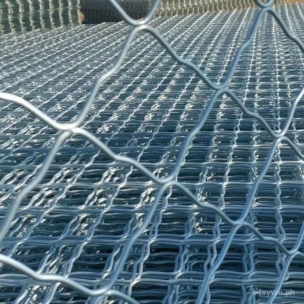 Galvanized Wire Mesh Fence Protection Maker's Mark Bold Fence Grid Mesh ...