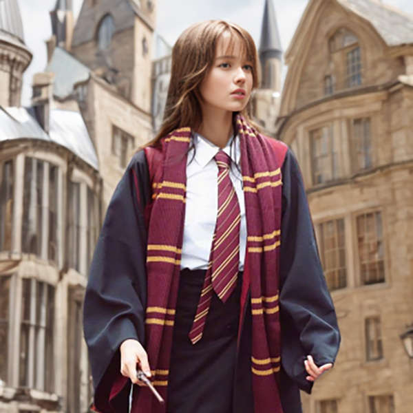 harry potter costume Harry's Magic Robes, Cloaks, Cos, Potter House ...