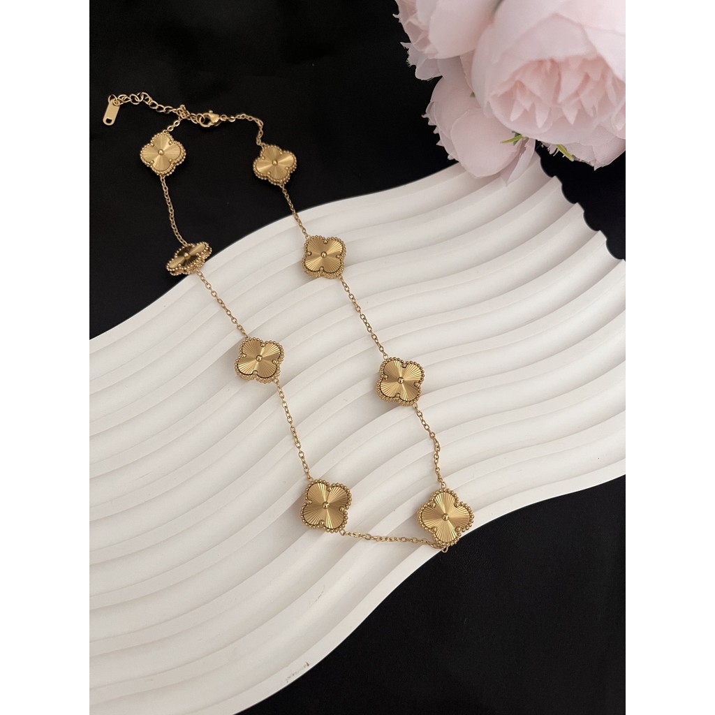 Casual Van Cleef & Arpels Necklace Chain Letter Logo Choker Titanium ...