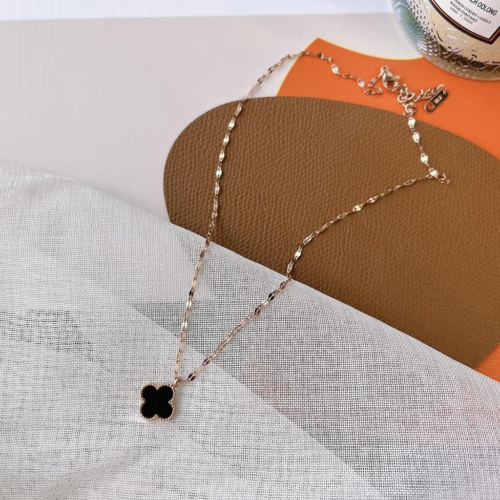 Casual Van Cleef & Arpels Necklace Chain Letter Logo Choker Titanium ...