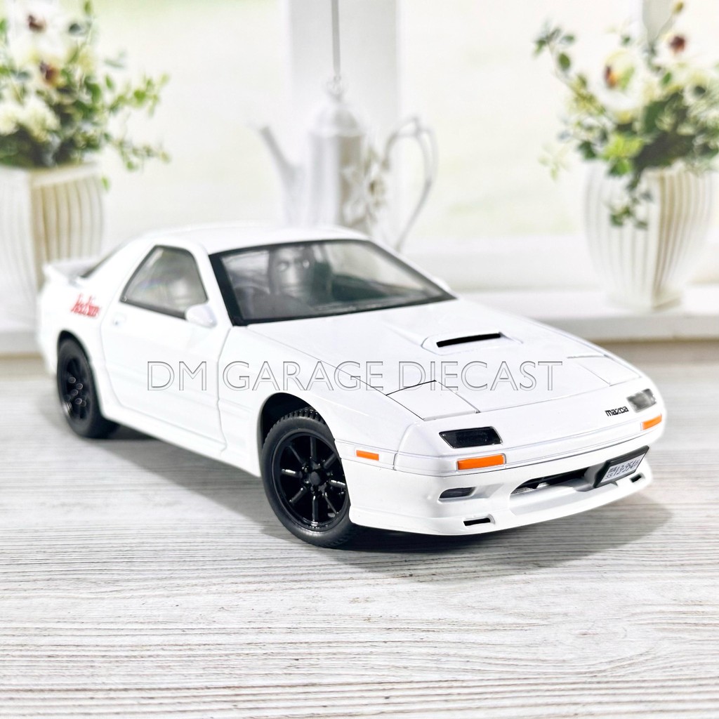 DIECAST MAZDA RX-7 FC3S 1990 INITIAL D WHITE 1:24 SCALE MINIATURE CAR ...