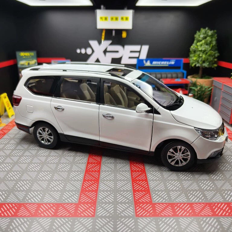 Original Factory Wuling Baojun 730 Car Model Business Vehicle MPV Alloy Simulation Car Model 1: ...