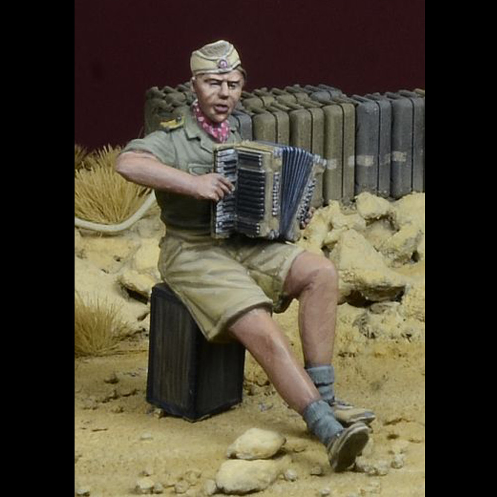 1/35 DAK Soldier, Accordion, Resin Model figure soldier, WWII Military ...