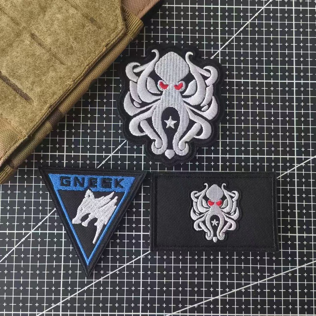 Dark Area Breakthrough Morale Badge White Wolf Link Velcro Badge Black ...